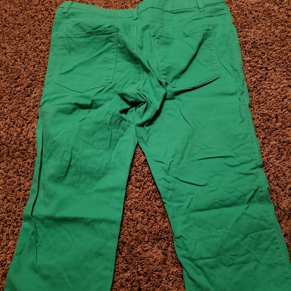 celebrity gold | Pants & Jumpsuits | Celebrity Gold Green Denim Capris ...